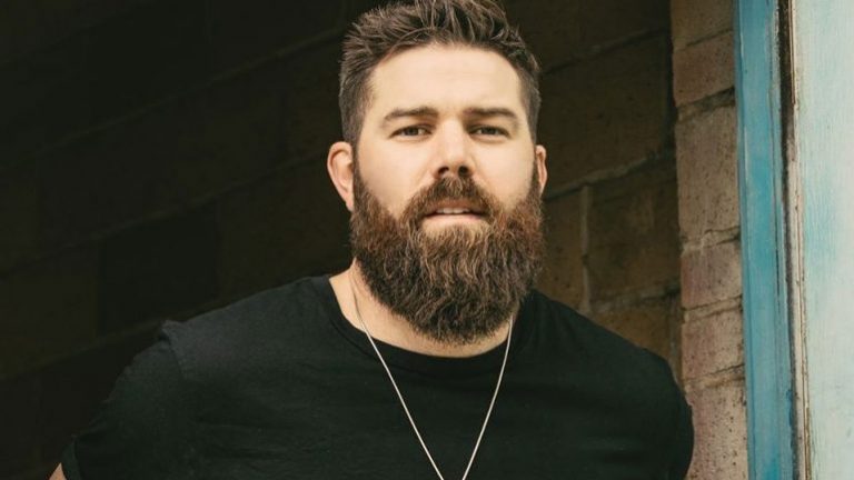 JORDAN DAVIS ANNOUNCES NEW SINGLE, “ALMOST MAYBES” – Country Music NI